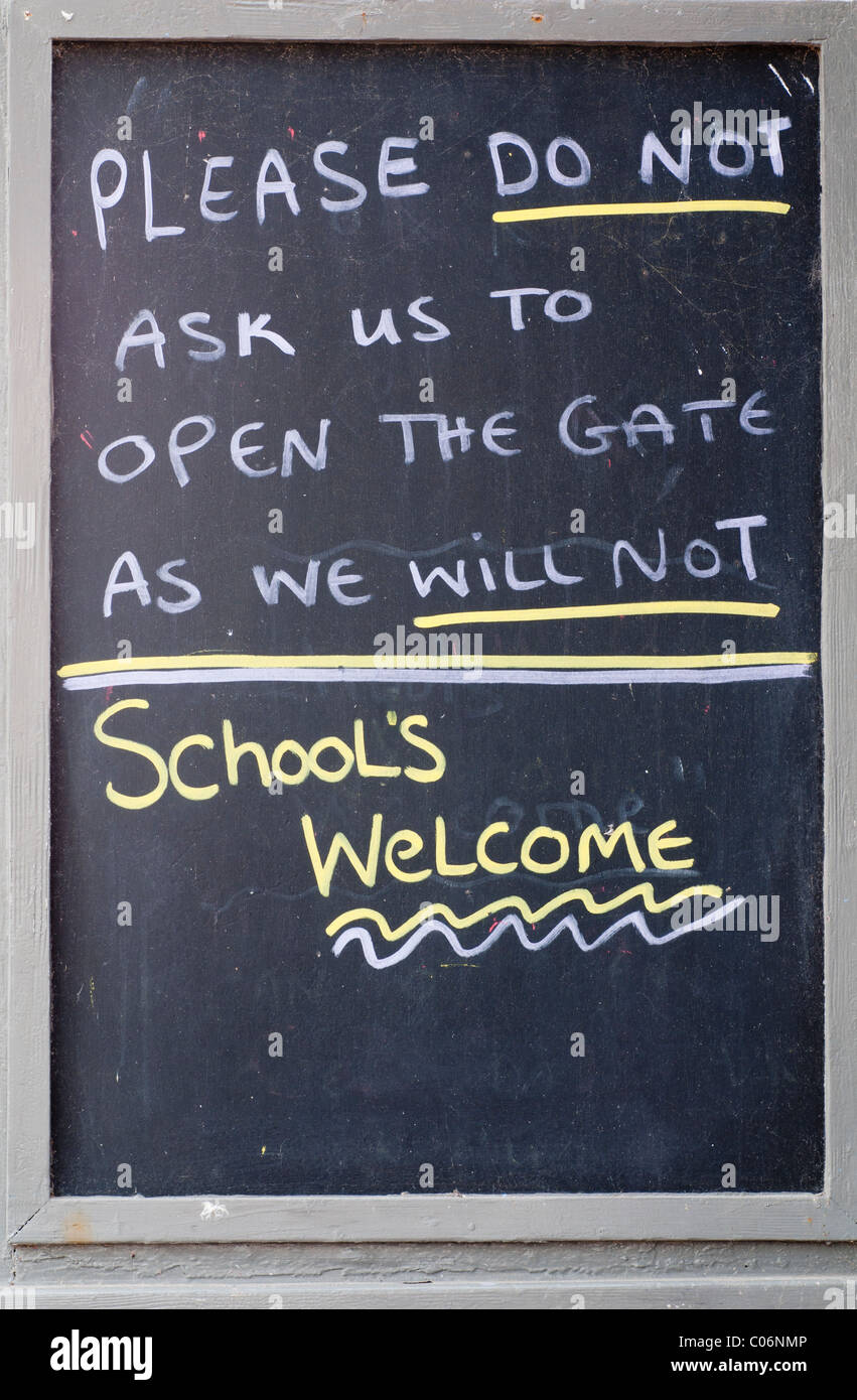 Welcome message board hi-res stock photography and images - Alamy