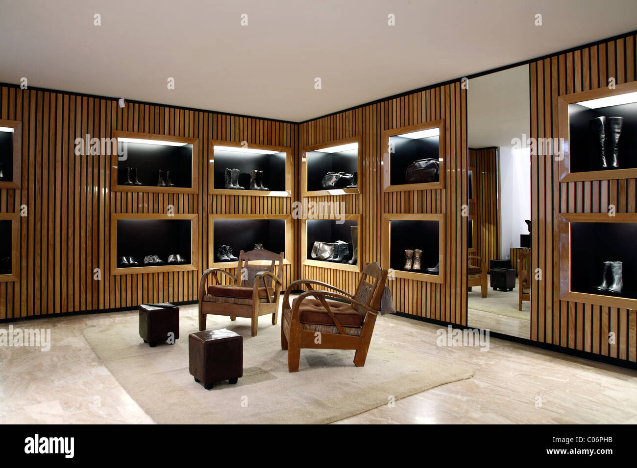 Shoes store in Milan, Italy Stock Photo - Alamy