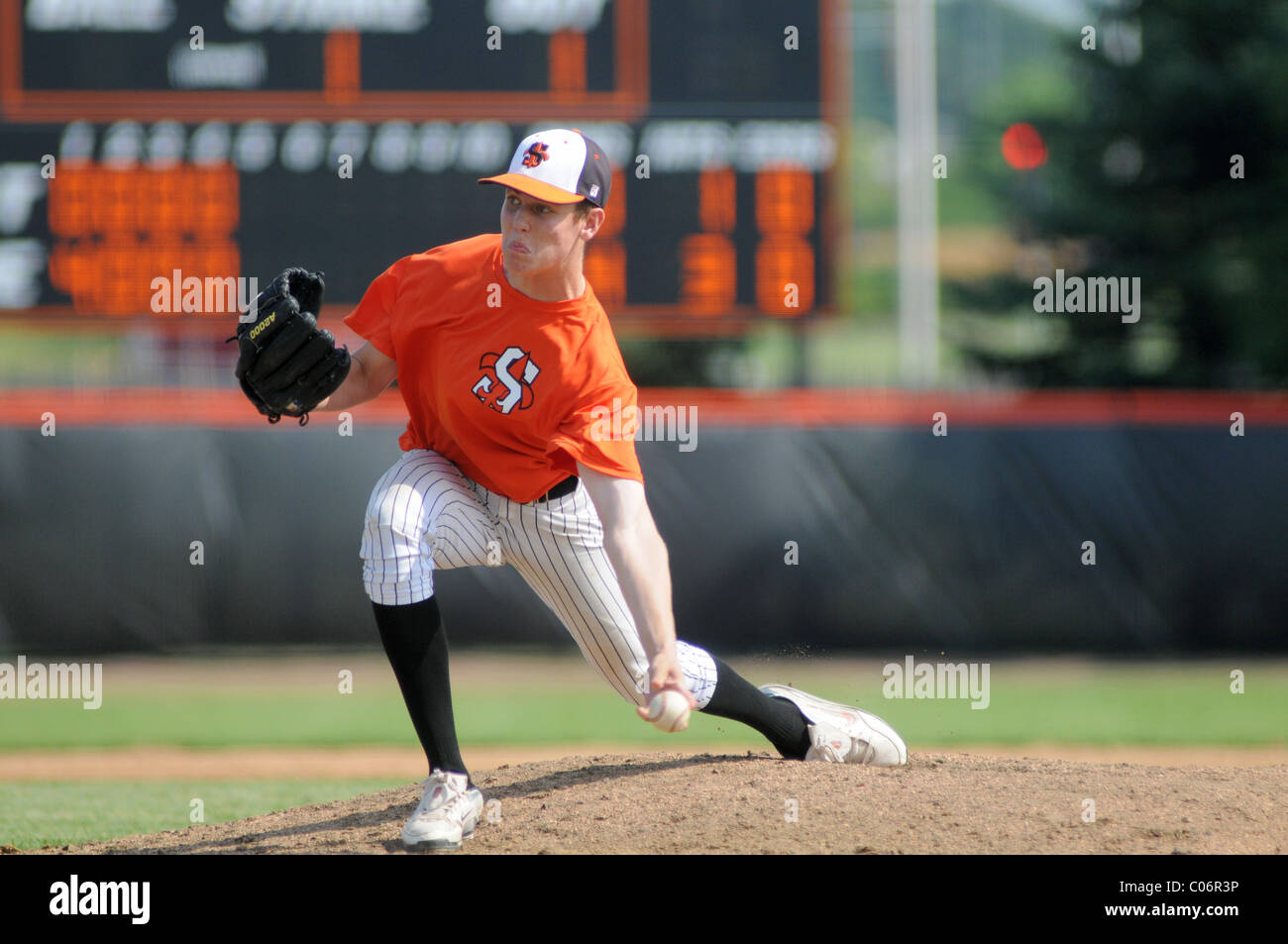 Game pitch hi-res stock photography and images - Alamy