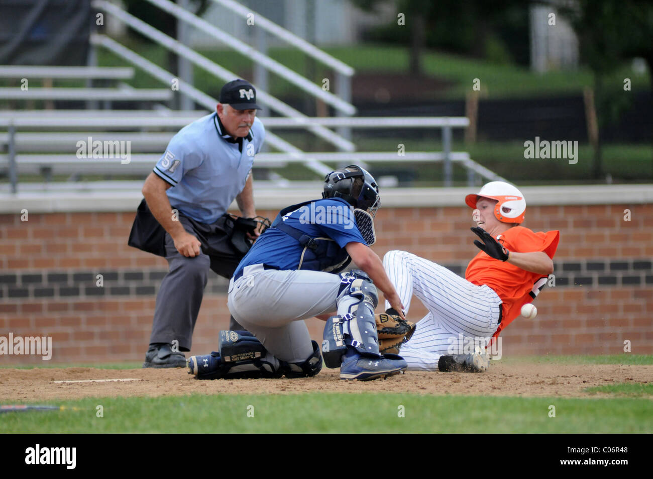 Baseball sliding into home hi-res stock photography and images - Alamy