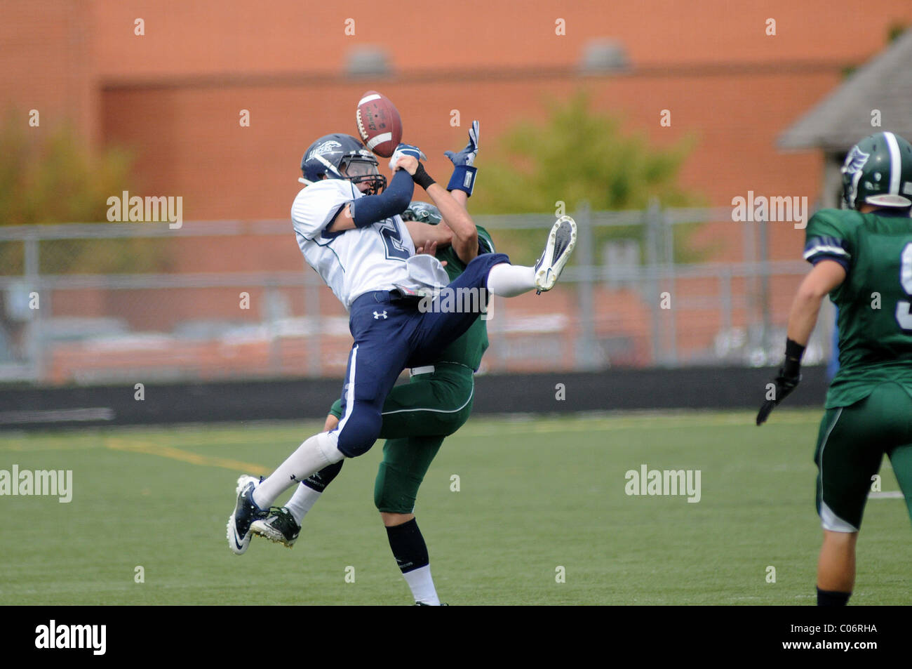 Defensive back hi-res stock photography and images - Alamy