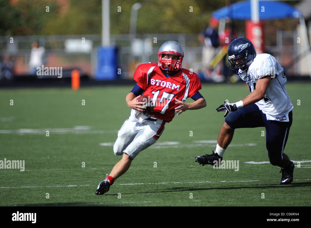 Offensive lineman hi-res stock photography and images - Alamy