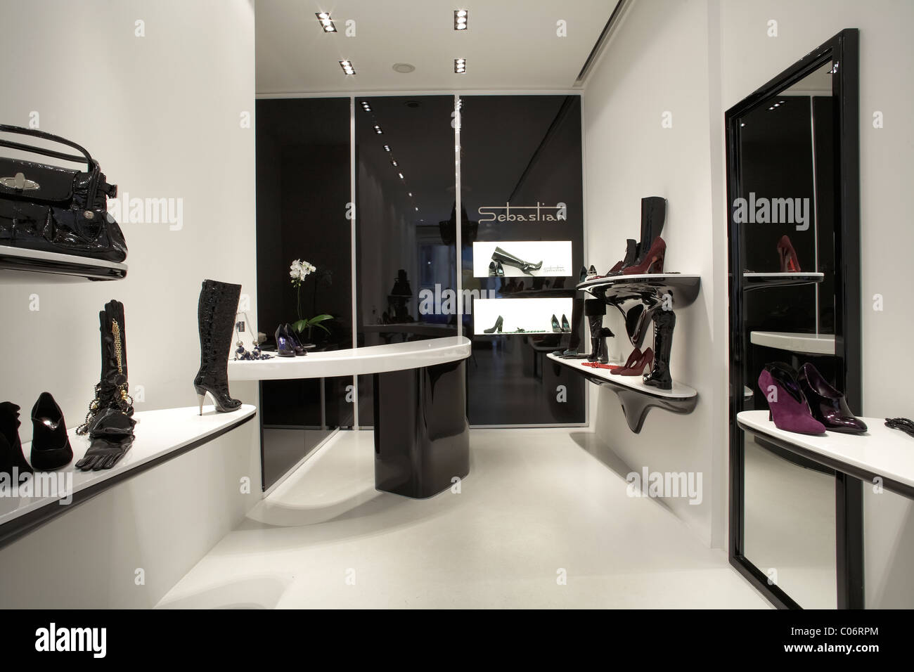 Shoes store in Milan, Italy Stock Photo - Alamy