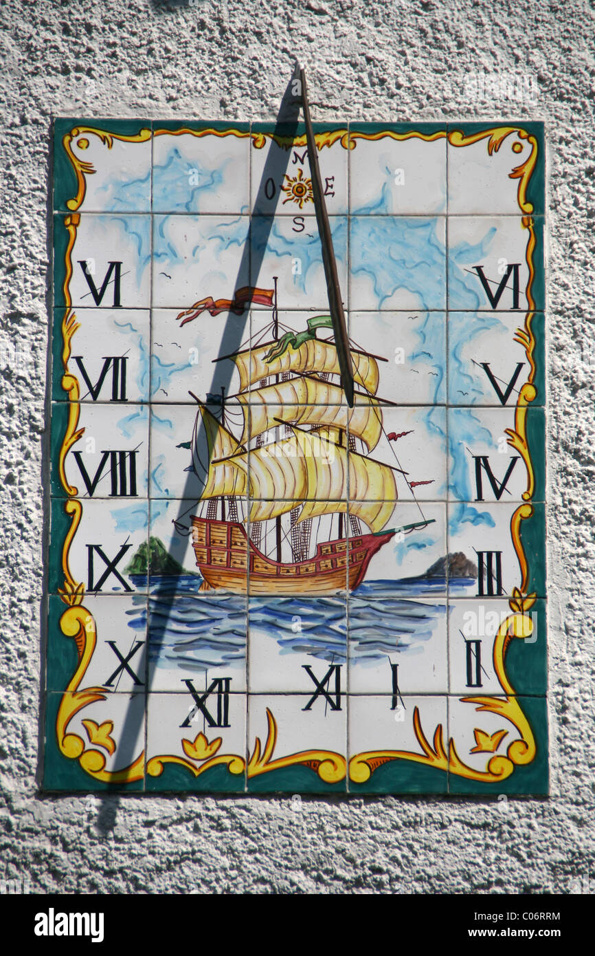 Sundial drawing hi-res stock photography and images - Alamy