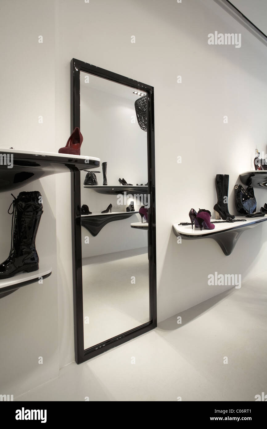Shoes store in Milan, Italy Stock Photo - Alamy