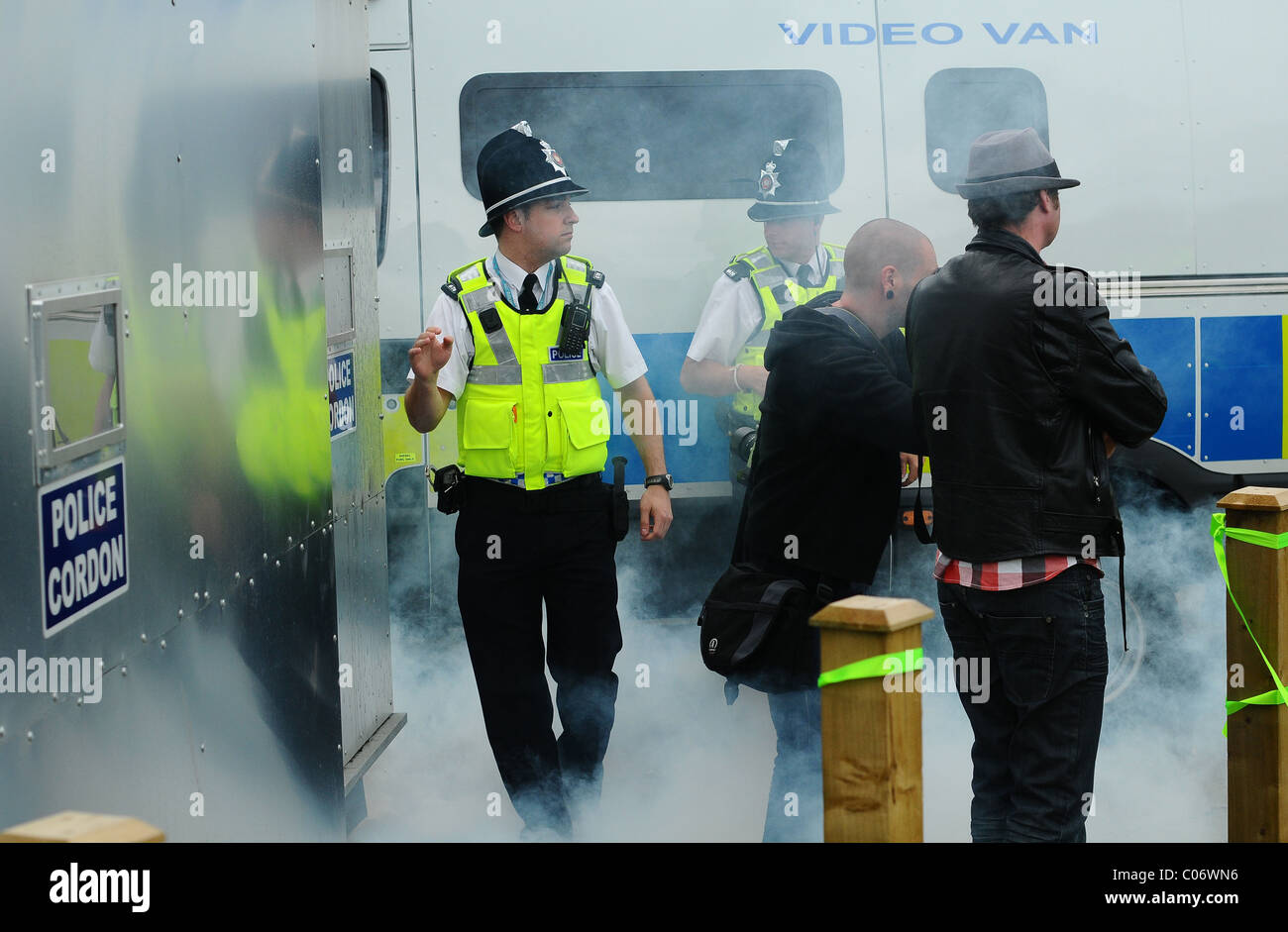 Police and army hi-res stock photography and images - Alamy
