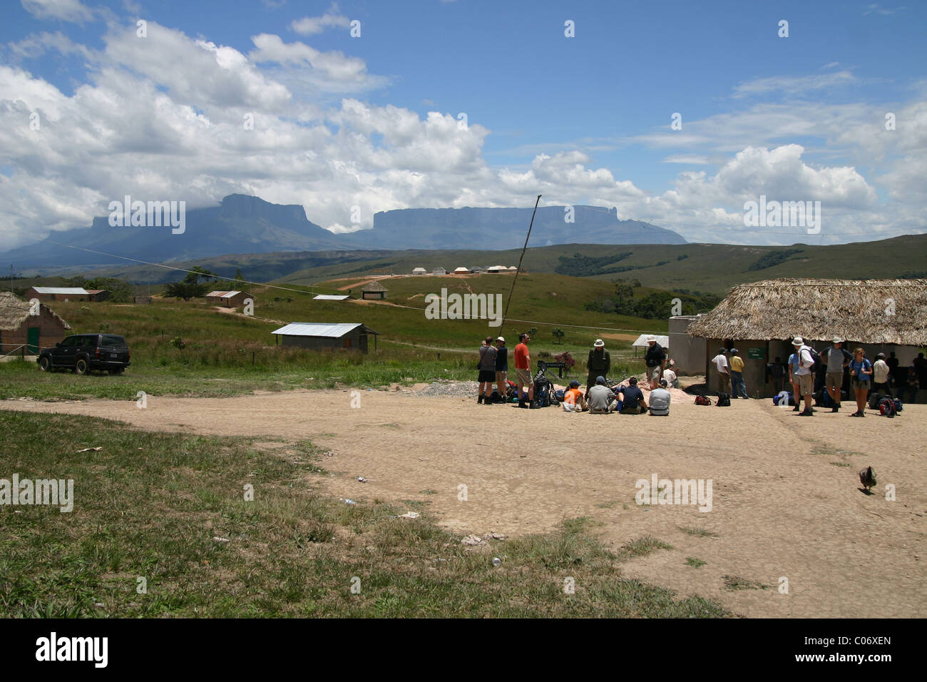 Hikers in Venezuela head towards the summit of the Tepui - Mount ...
