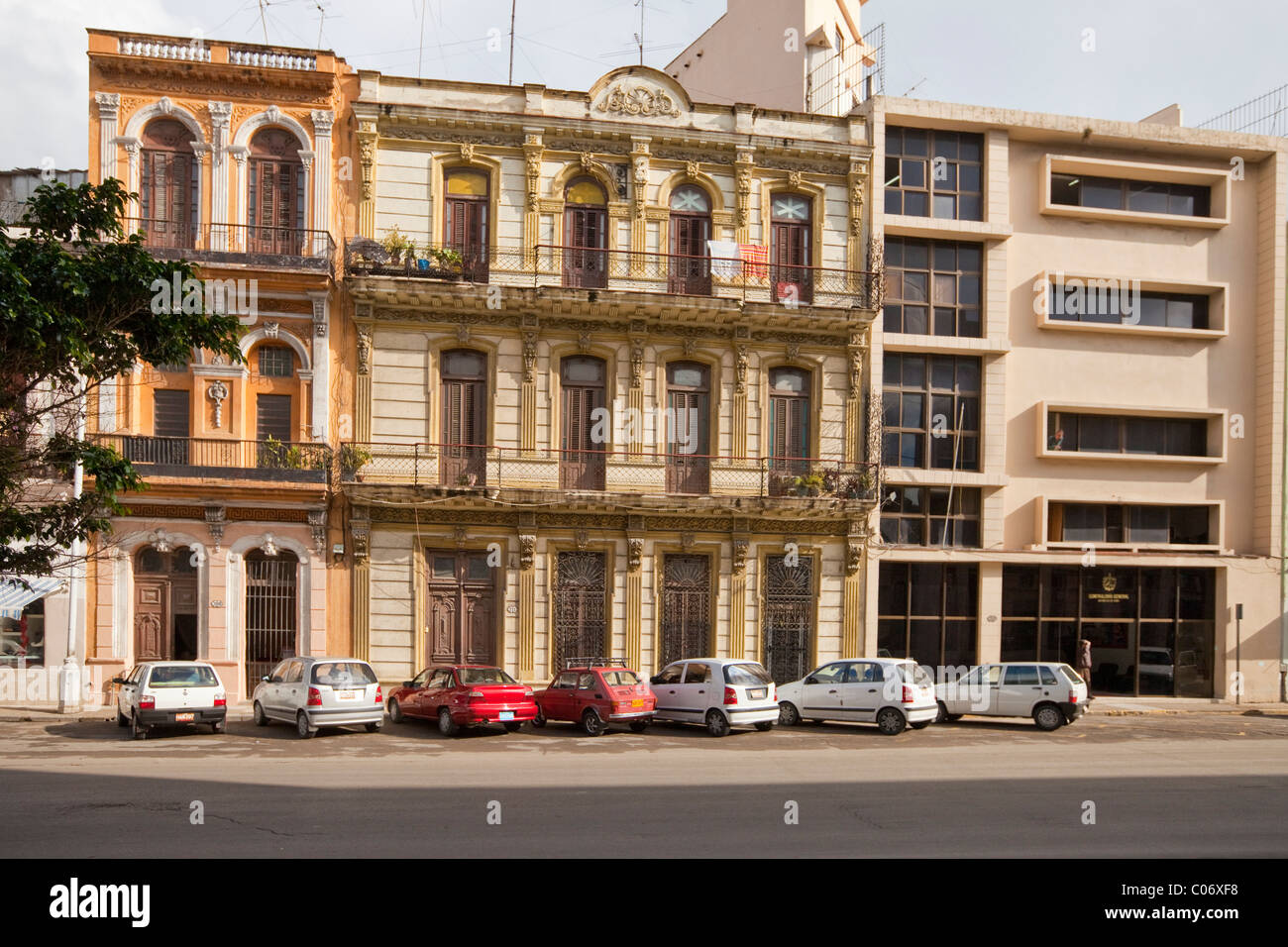 Lodging building architecture hi-res stock photography and images - Alamy