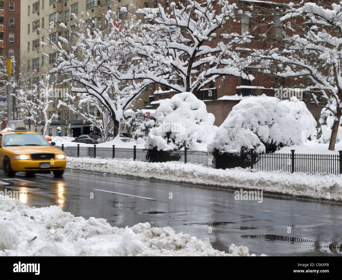 Snowstorm, Park Avenue, Murray Hill Historic District, New York City ...