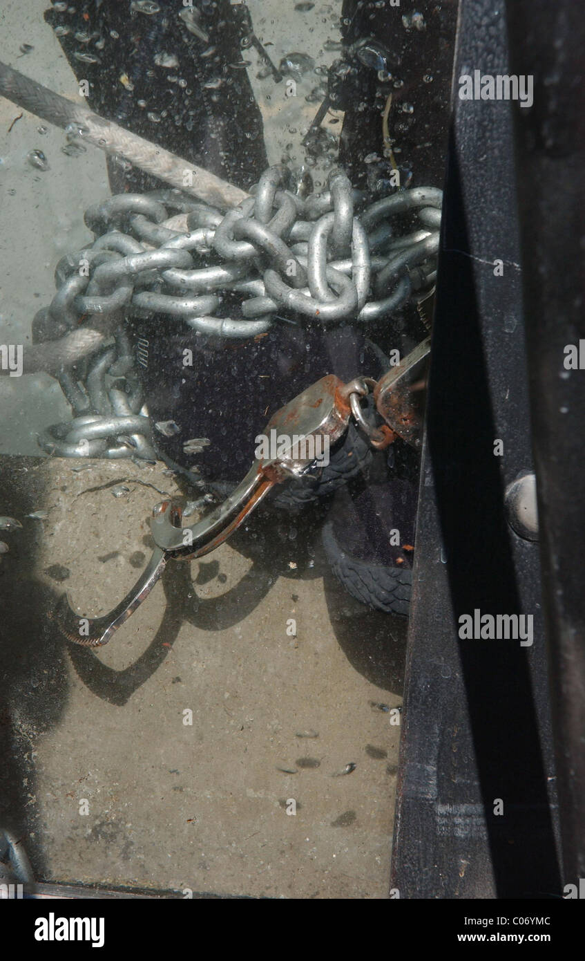 David Merlini, Hungary's escape artists, breaks the World Record for ...