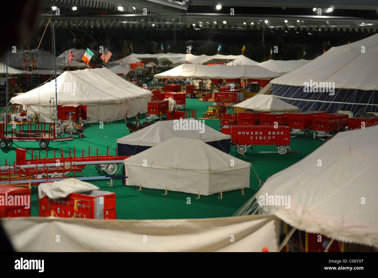 Howard bros circus model hi-res stock photography and images - Alamy