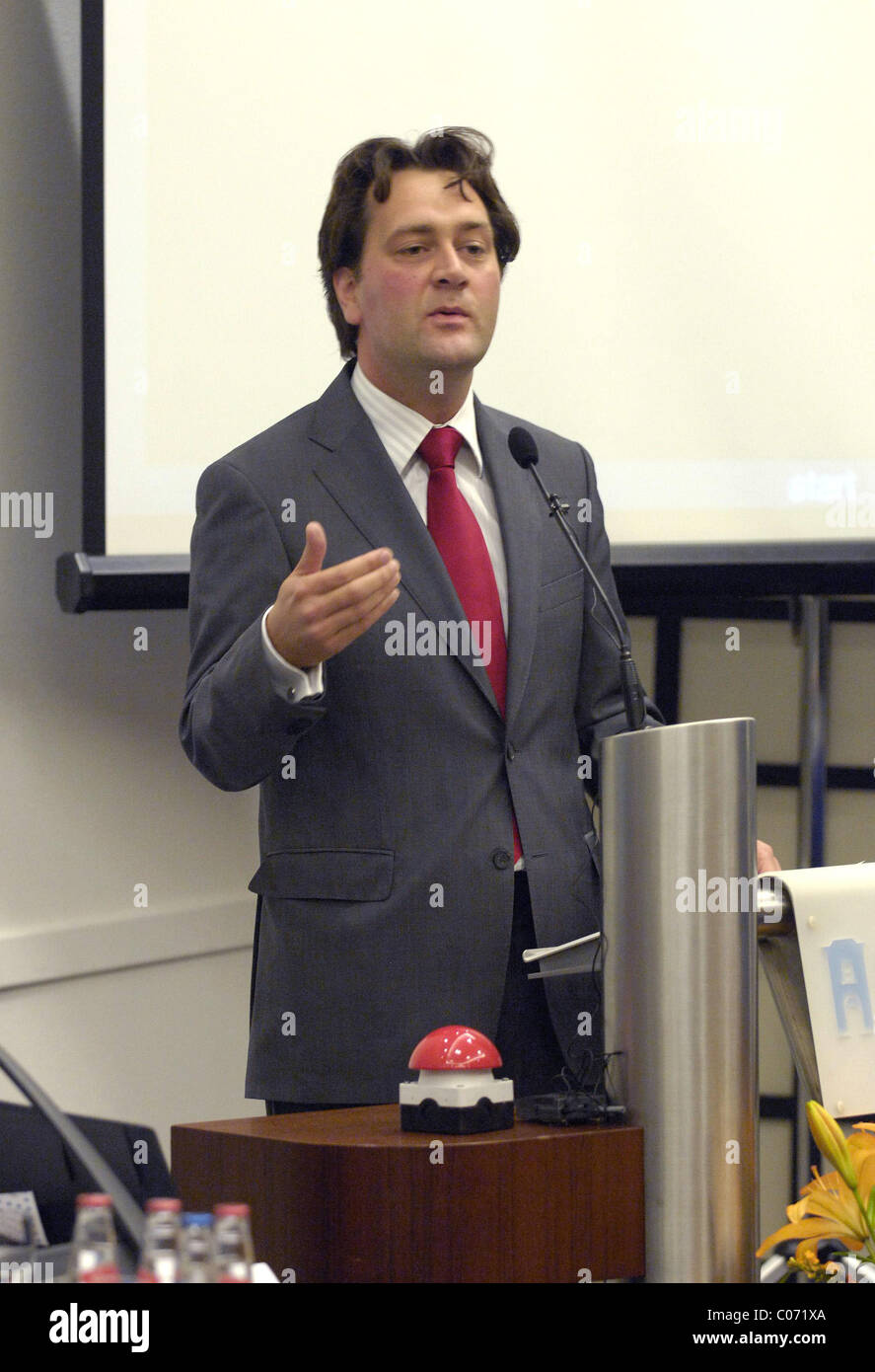 Bert Heemskerk Press conference on Micro at the press center ...