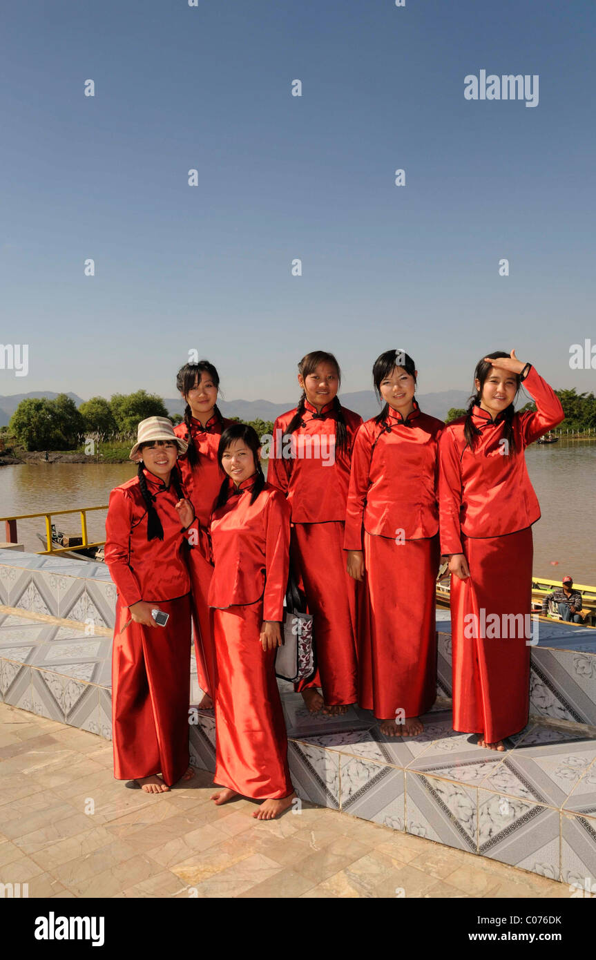 Traditional costume of asia hi-res stock photography and images - Alamy
