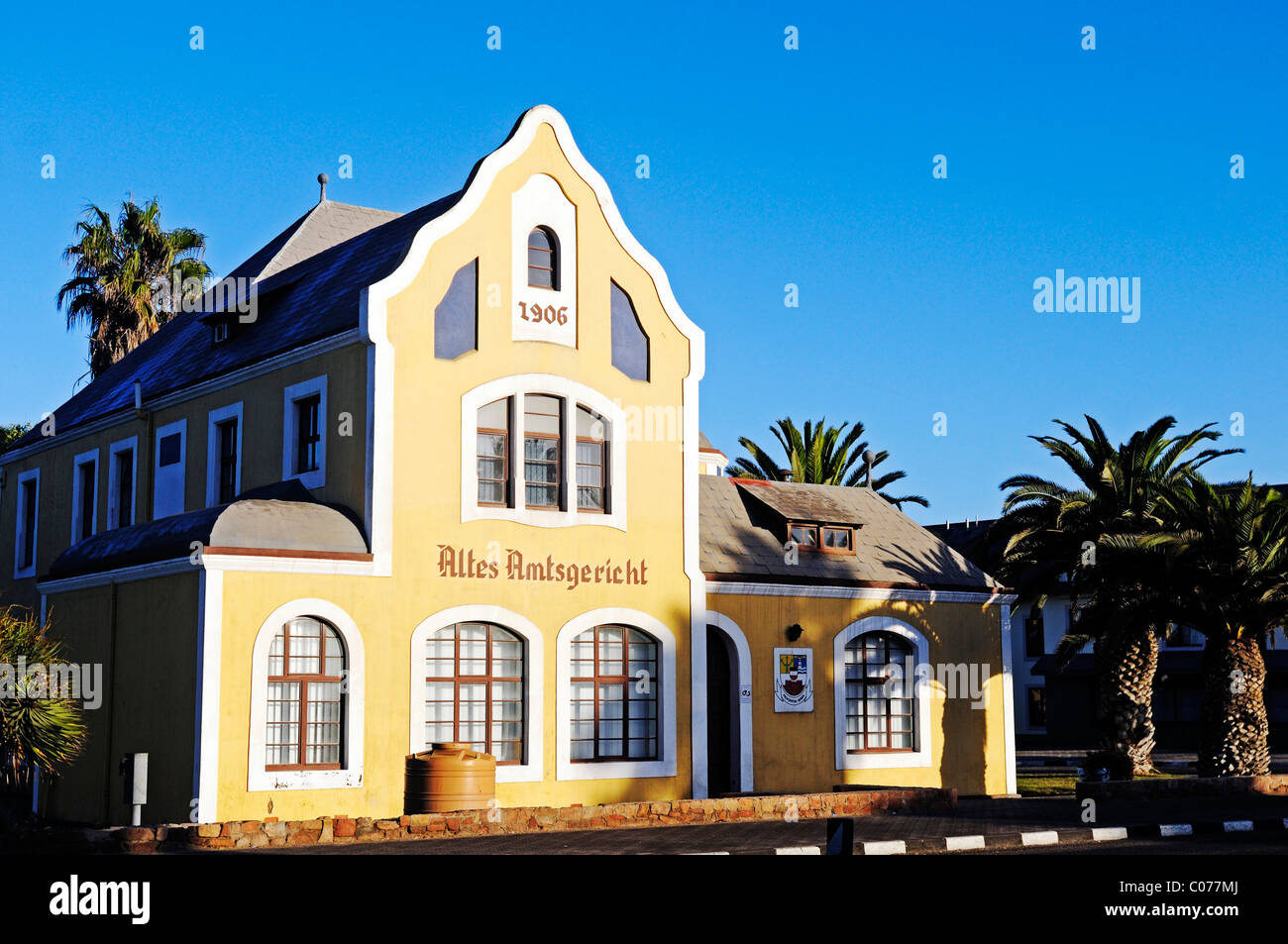 Colonial law courts hi-res stock photography and images - Alamy