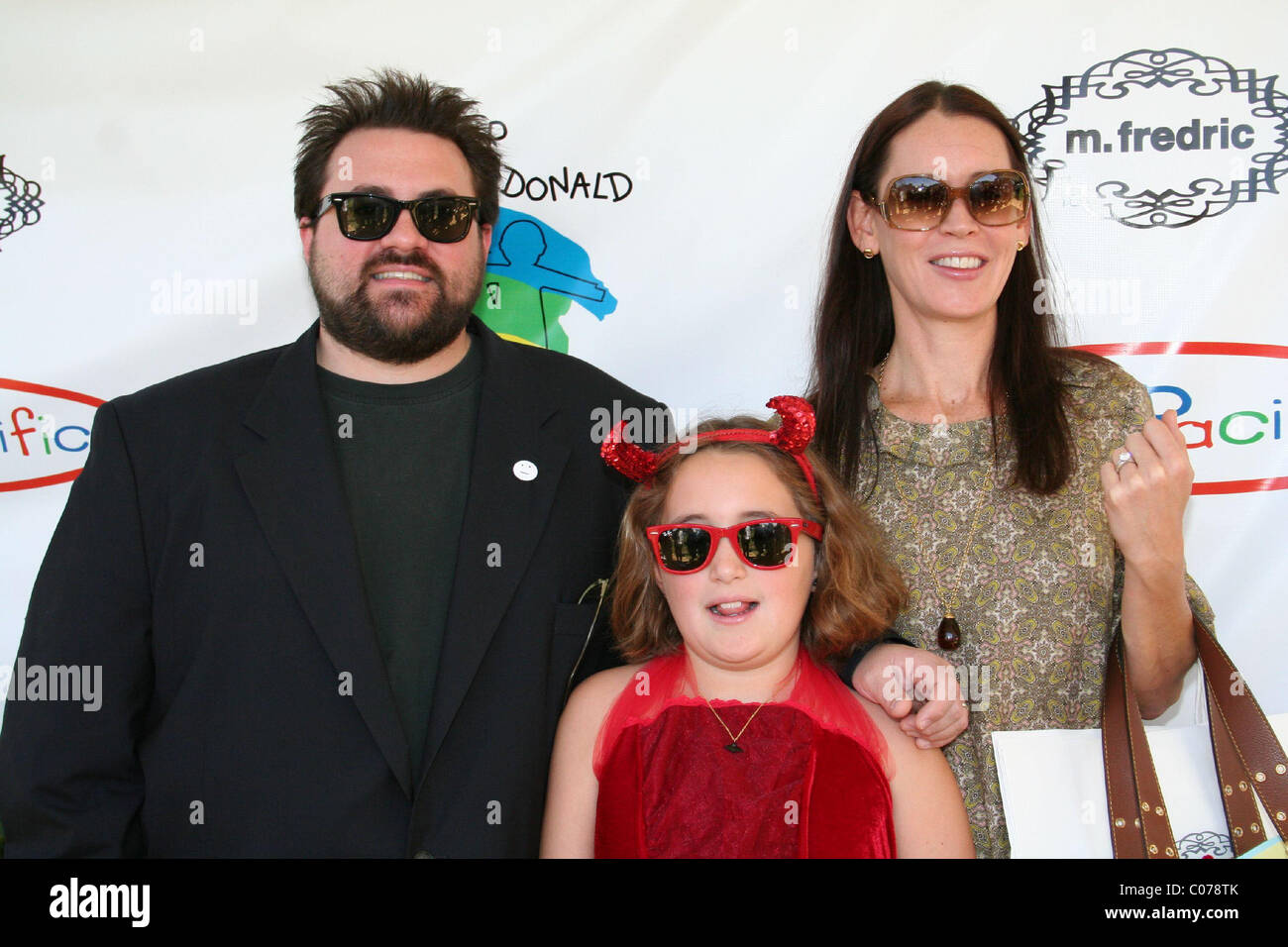 Kevin Smith, Jennifer Smith and daughter Arley The 15th Annual ...