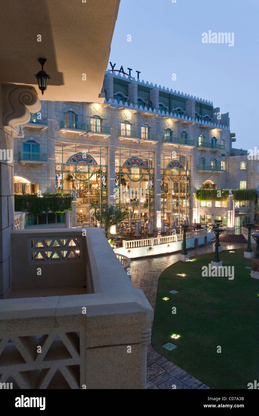 Oman muscat grand hyatt hotel hi-res stock photography and images - Alamy