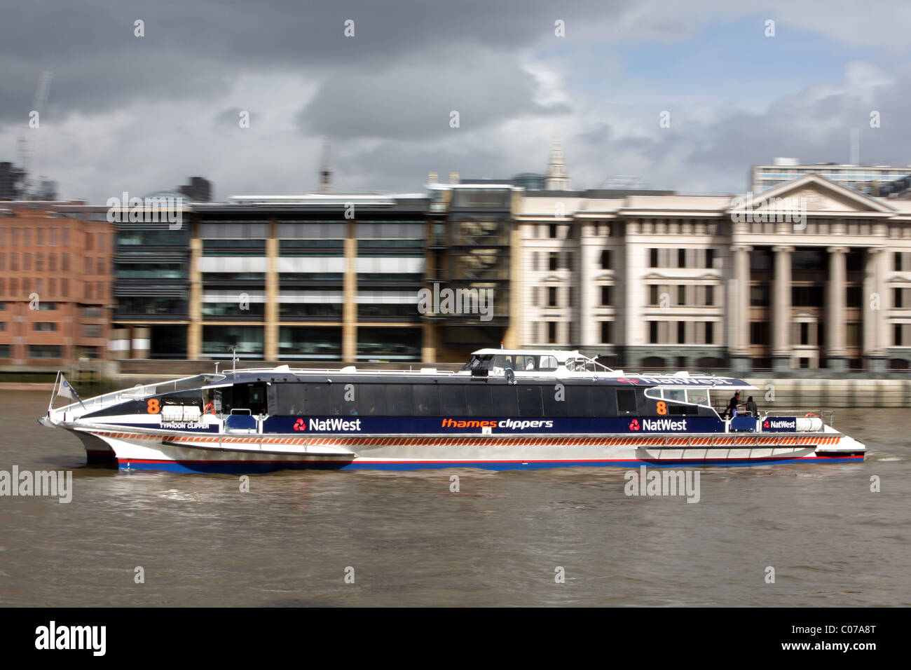 City clipper commuter boat hi-res stock photography and images - Alamy