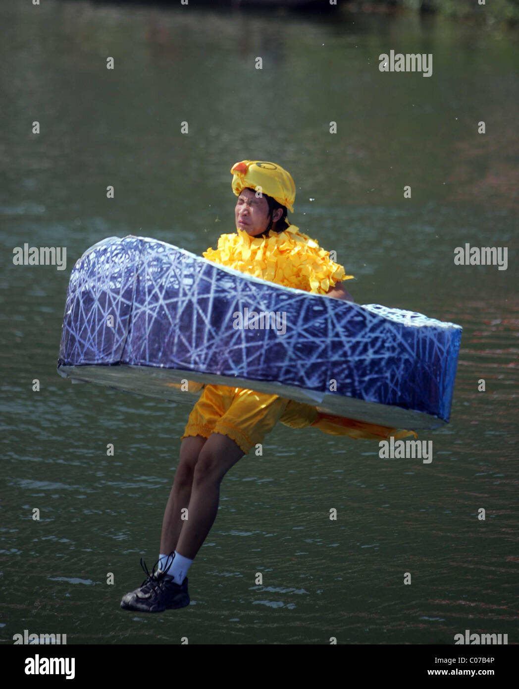 BIRDMAN CONTEST Hundreds turned up to watch this year?s (07) Chinese ...