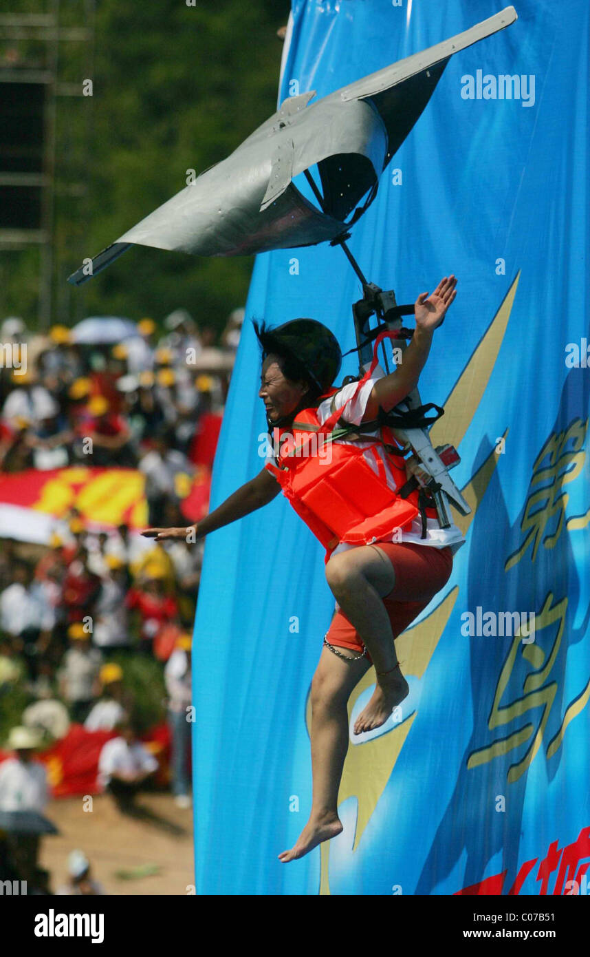 BIRDMAN CONTEST Hundreds turned up to watch this year?s (07) Chinese ...