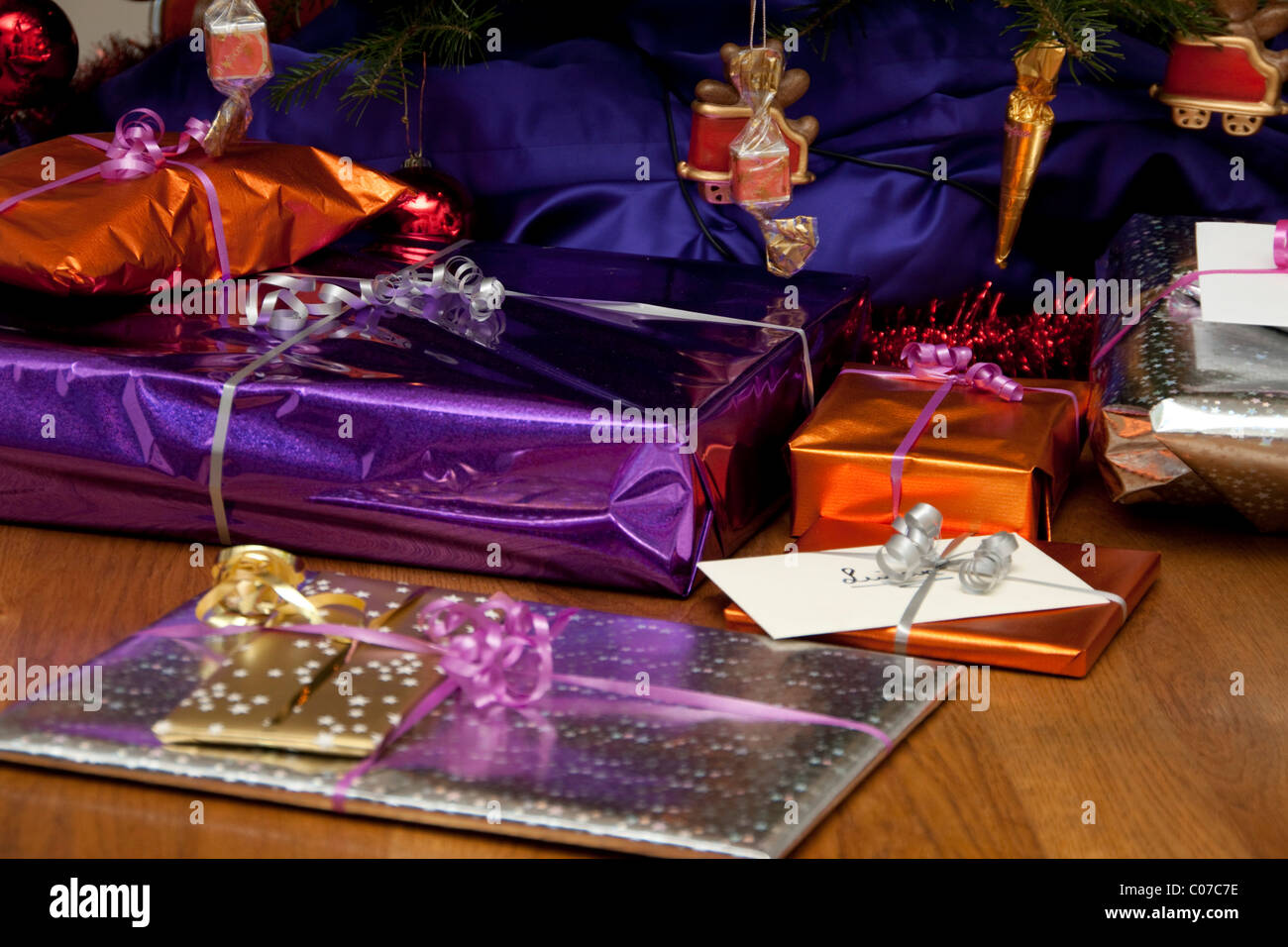Christmas packages hi-res stock photography and images - Alamy