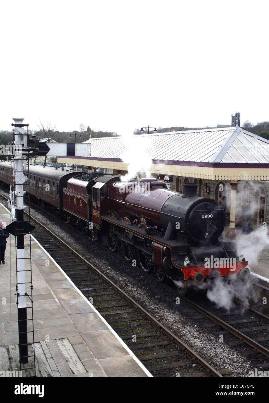 Ramsbottom station east lancashire railway hi-res stock photography and ...