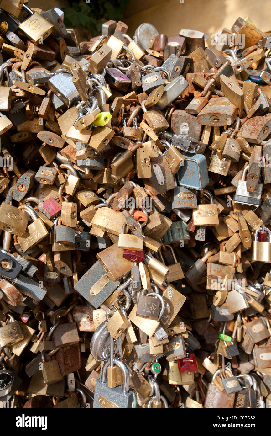 Full locks hi-res stock photography and images - Alamy