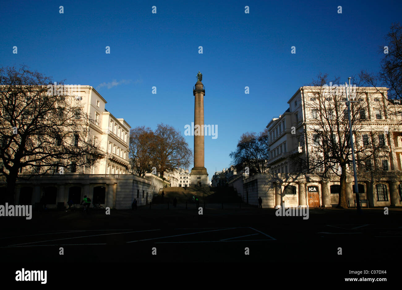 Duke of York column on Waterloo Steps between Carlton House Terrace, St ...