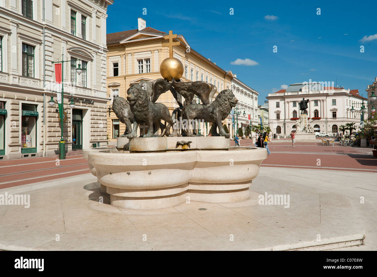 Lion fountain, Klauzal ter, Klaus square, Szeged, Hungary, Europe Stock ...