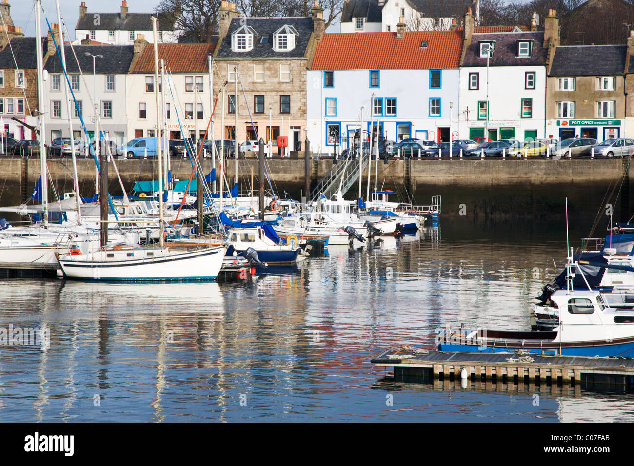 Anstruther waterfront scotland hi-res stock photography and images - Alamy