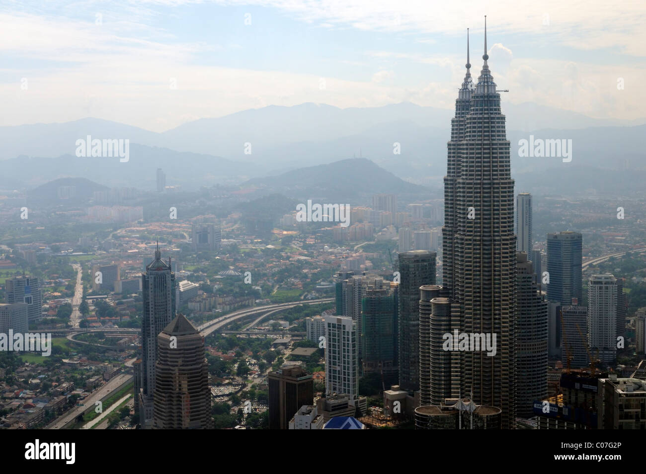 Petronas Twin Towers and Kuala Lumpur KL city skyline malaysia Stock ...