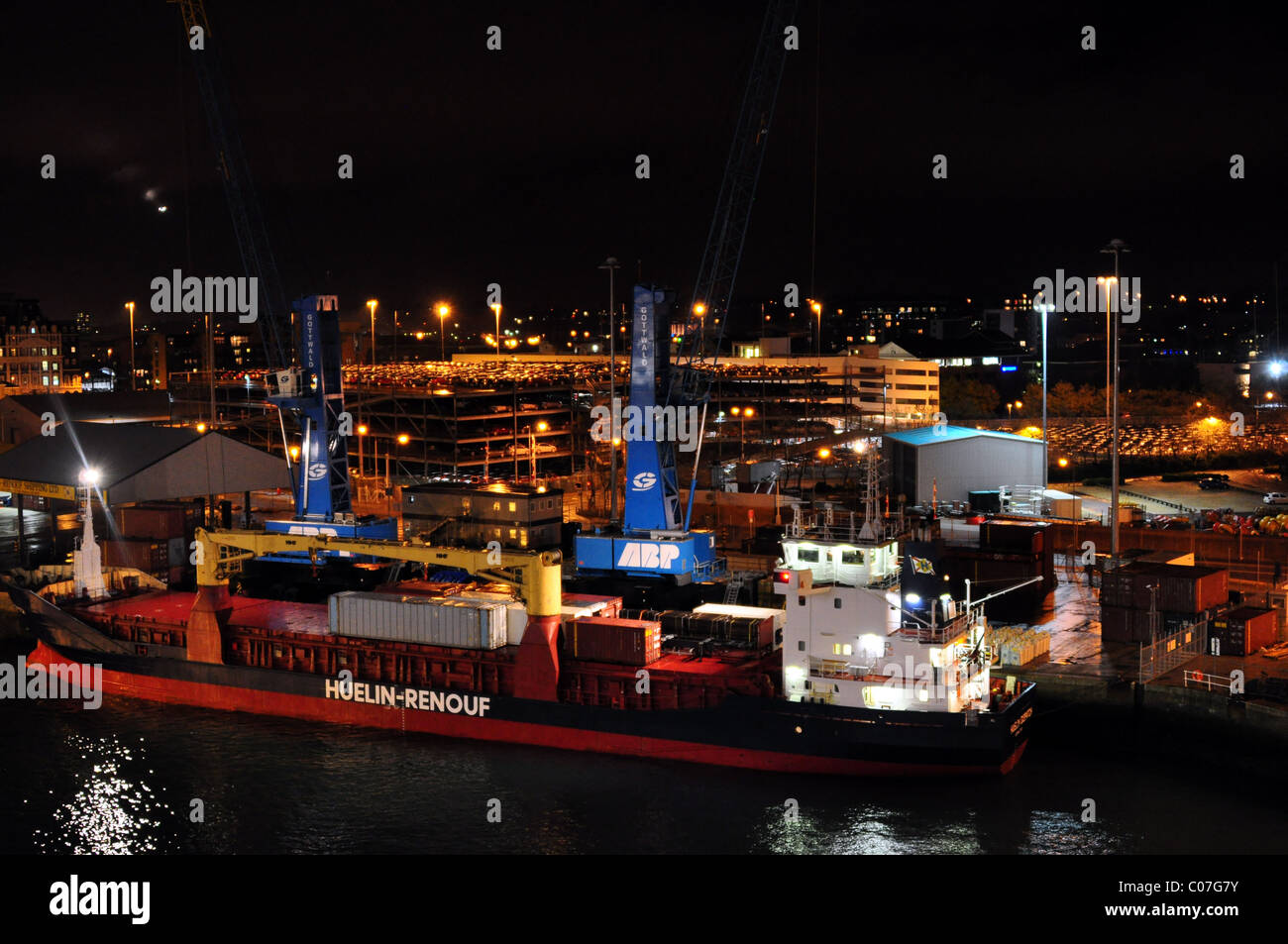 Southampton uk docks hi-res stock photography and images - Alamy