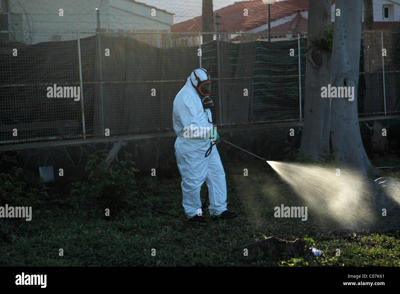 Spraying weeds hi-res stock photography and images - Alamy