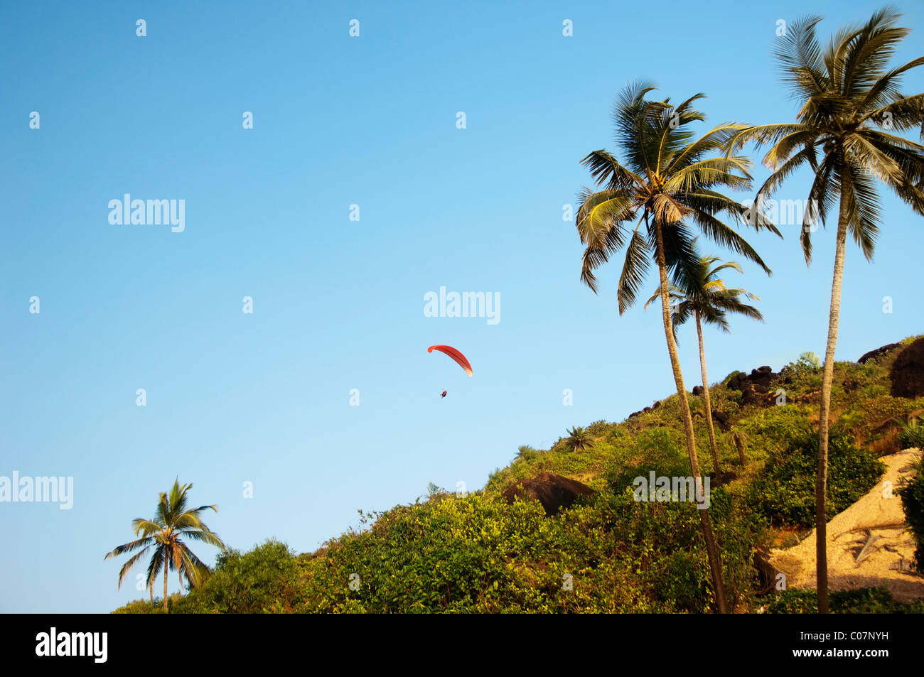 Paraglider india low angle view hi-res stock photography and images - Alamy