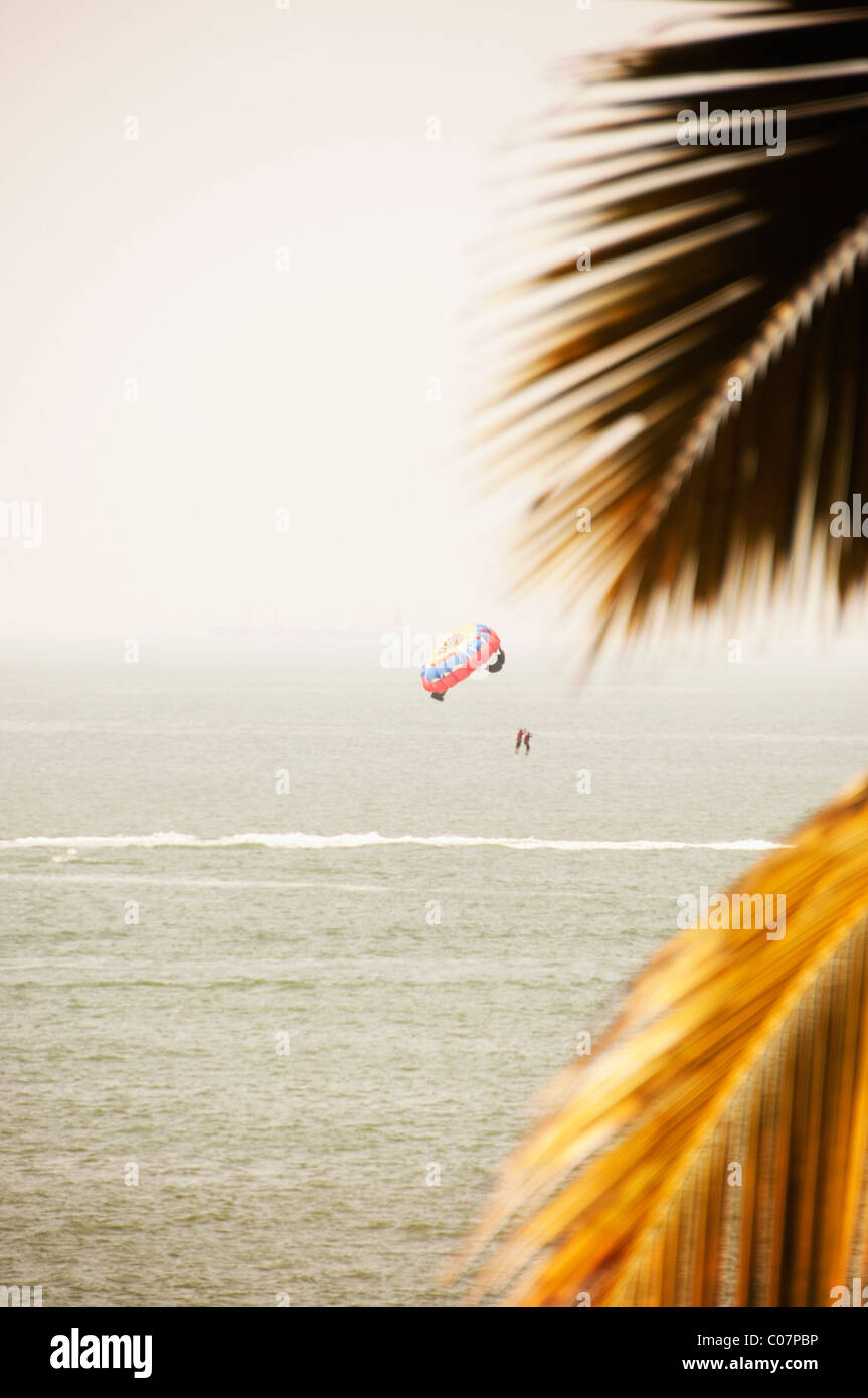 Paragliding Sea Stock Photos & Paragliding Sea Stock Images - Alamy