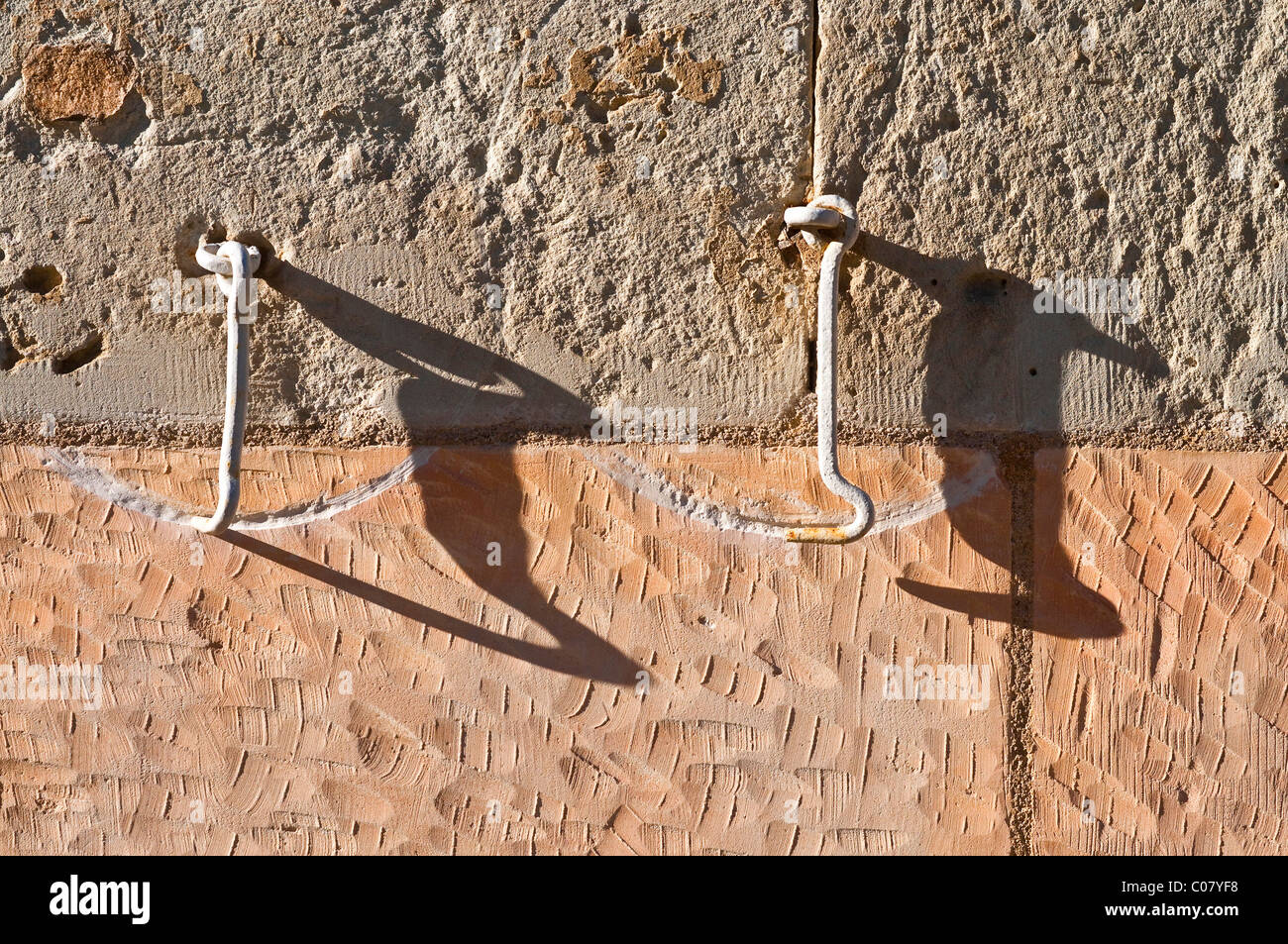 Shutter hook hi-res stock photography and images - Alamy