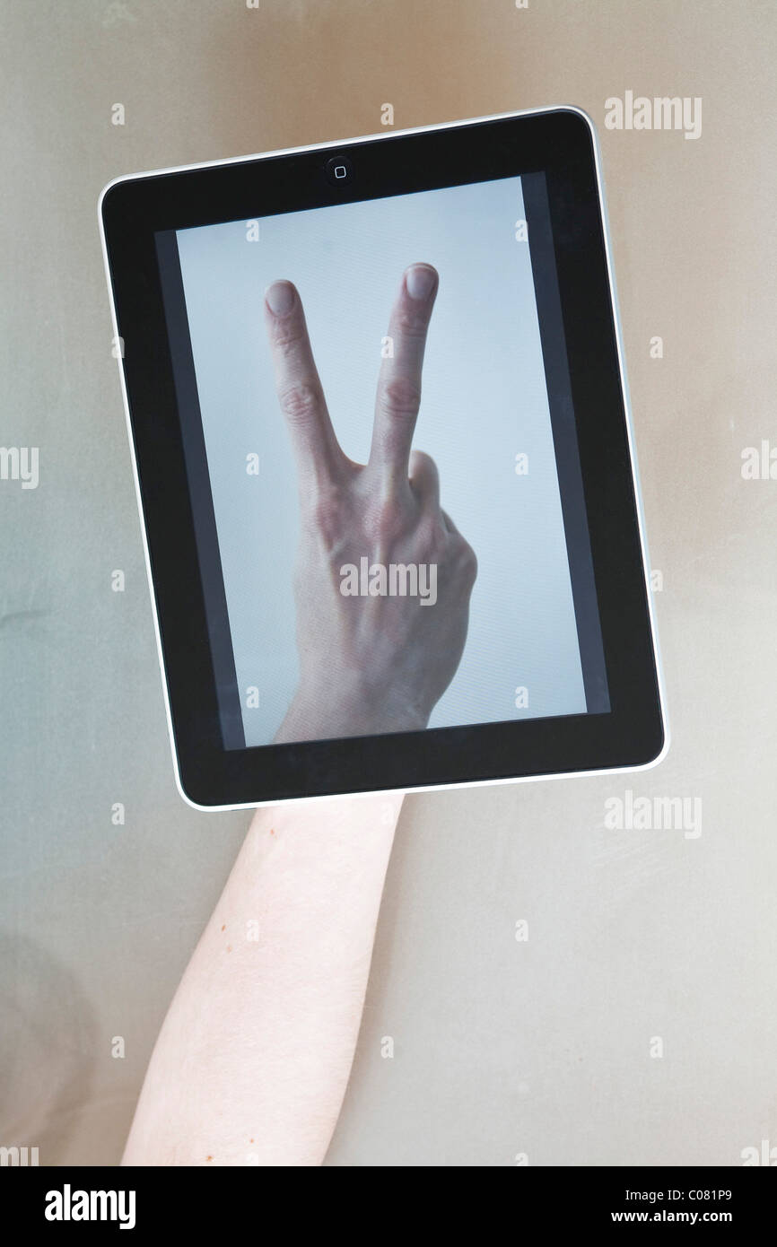 V sign hand signal hi-res stock photography and images - Alamy