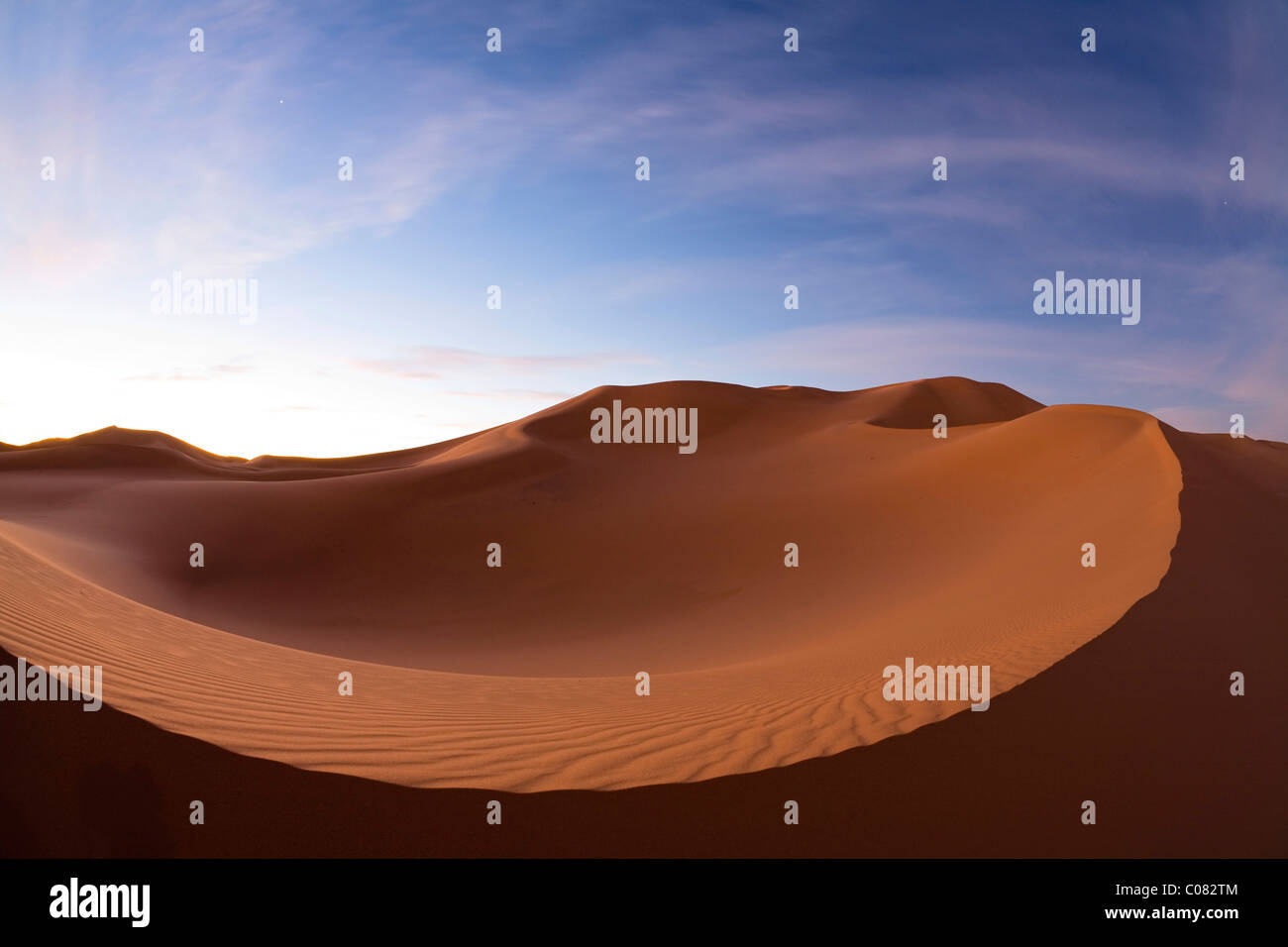 Sand dunes of the Libyan desert at dawn, Sahara, Libya, North Africa ...