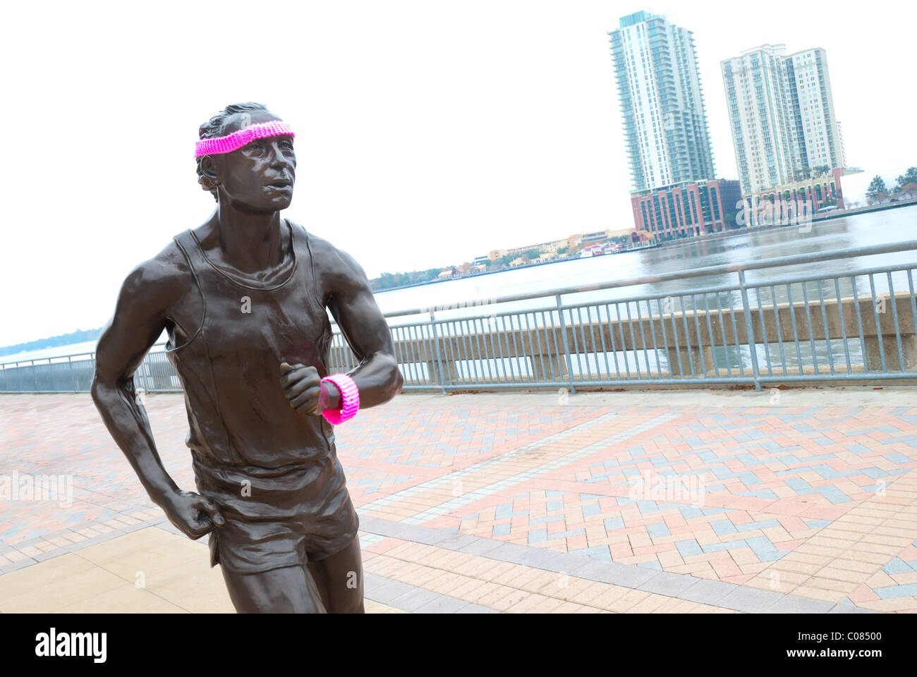 "River Runner" life-size bronze sculpture by Derby Ulloa, on the north ...