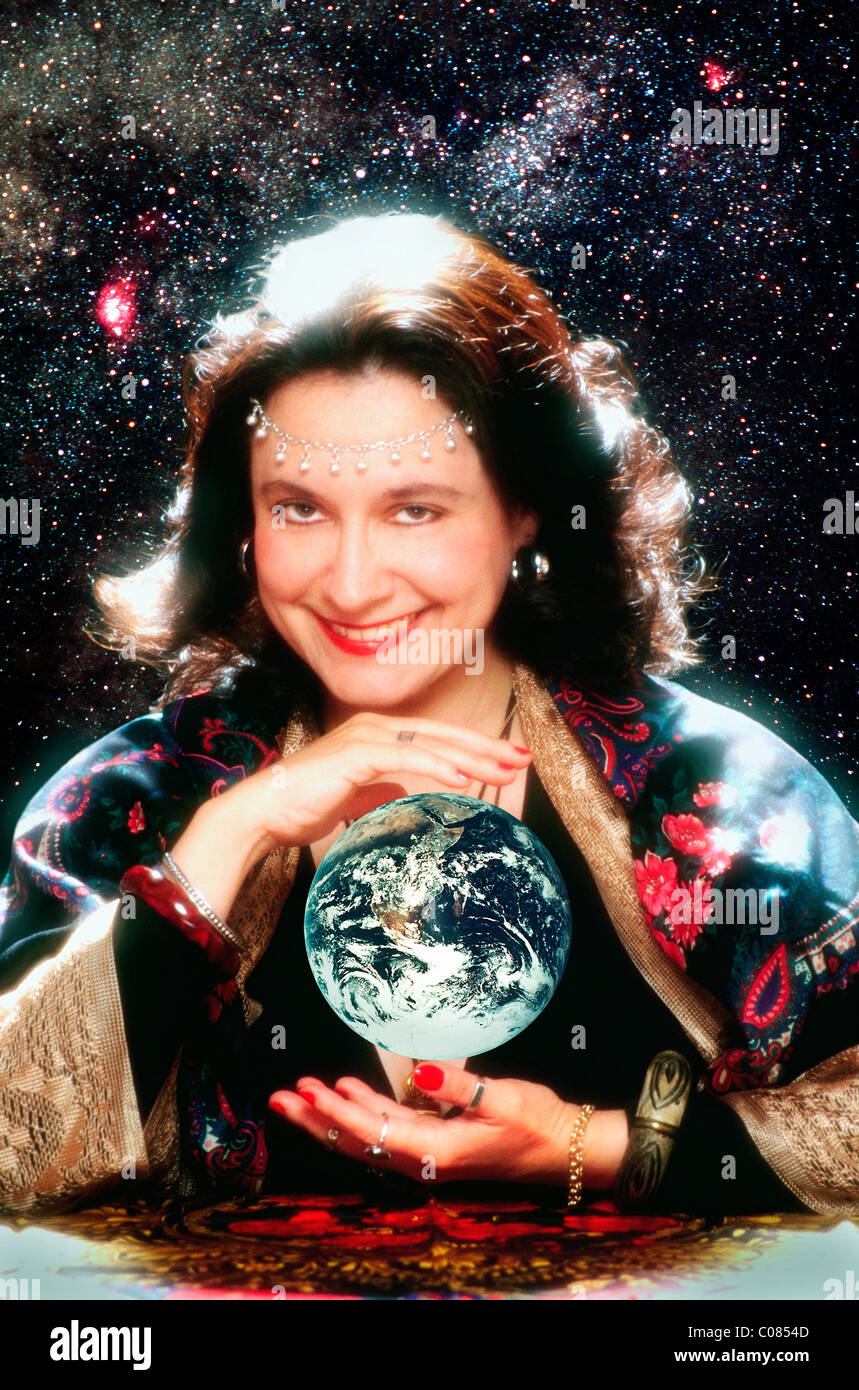 Gypsy fortune teller crystal ball hi-res stock photography and images ...