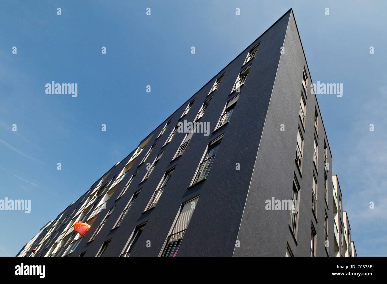 Modern apartment building, Am Arnulfpark district housing development ...