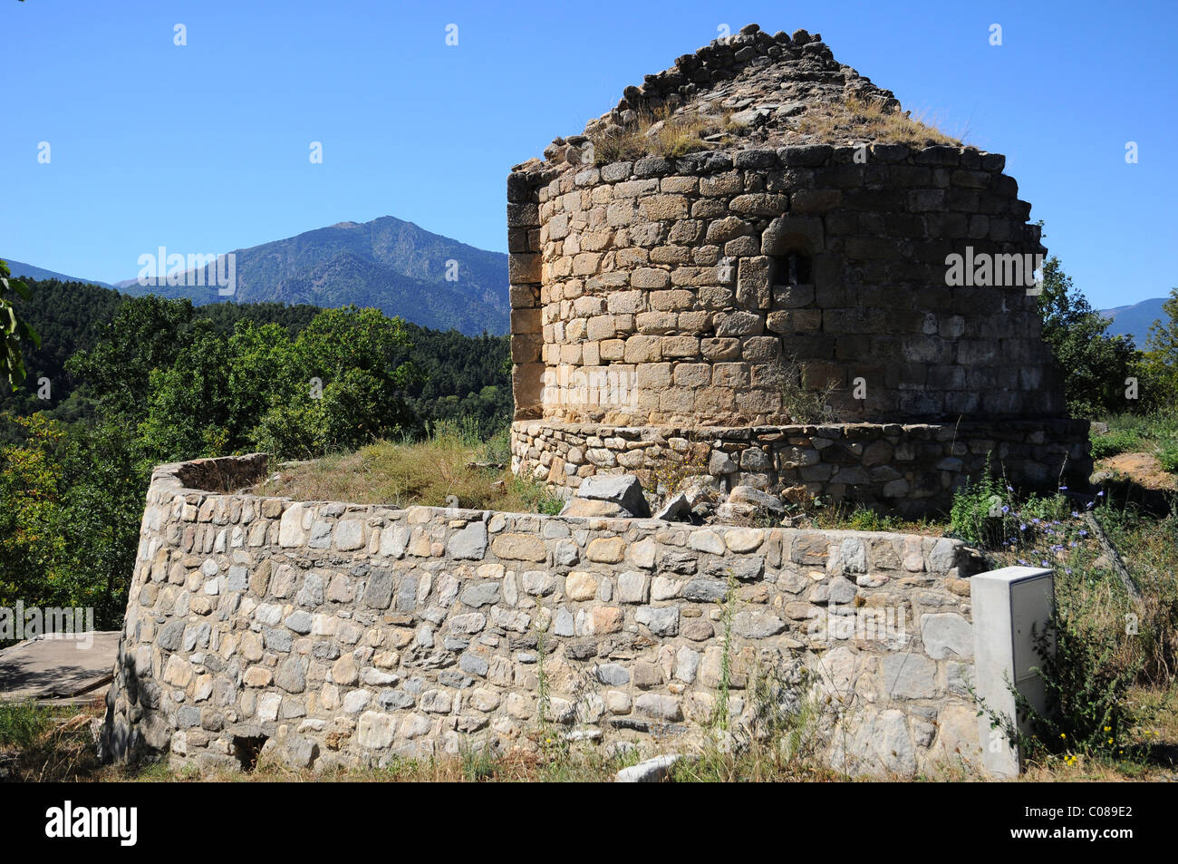 Falling down church hi-res stock photography and images - Alamy