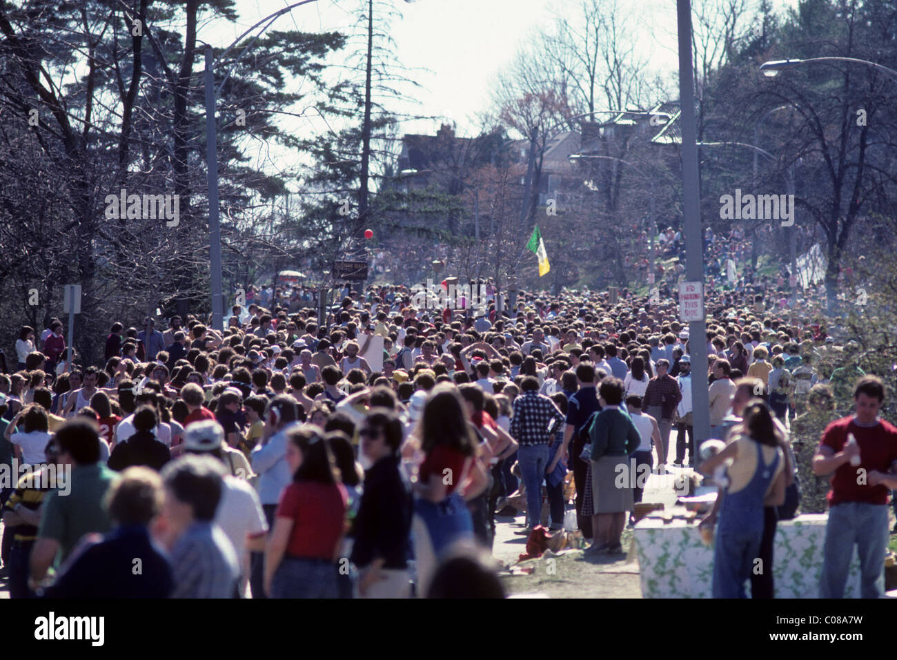 Runners during the 1982 Boston Marathon Stock Photo - Alamy