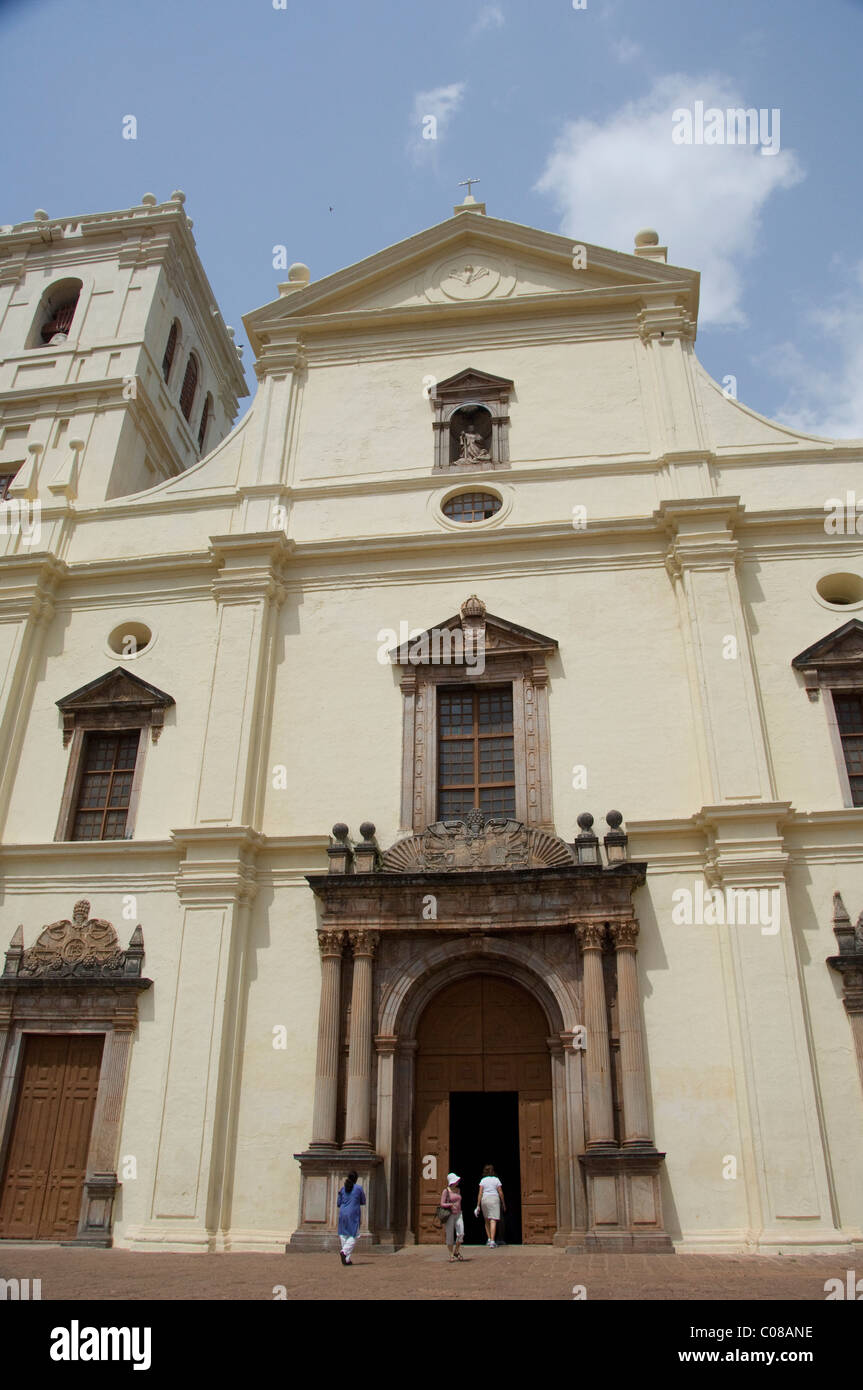 India, Goa, city of Old Goa. Portuguese-Gothic style Se Cathedral ...