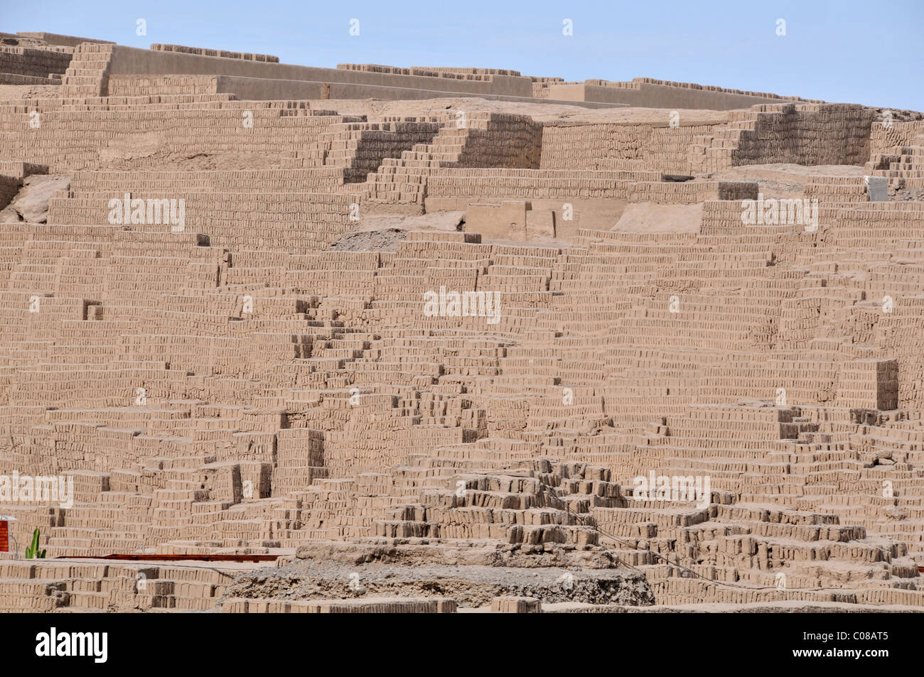 Huaca Pucllana pyramid, Miraflores Lima, Peru Stock Photo - Alamy
