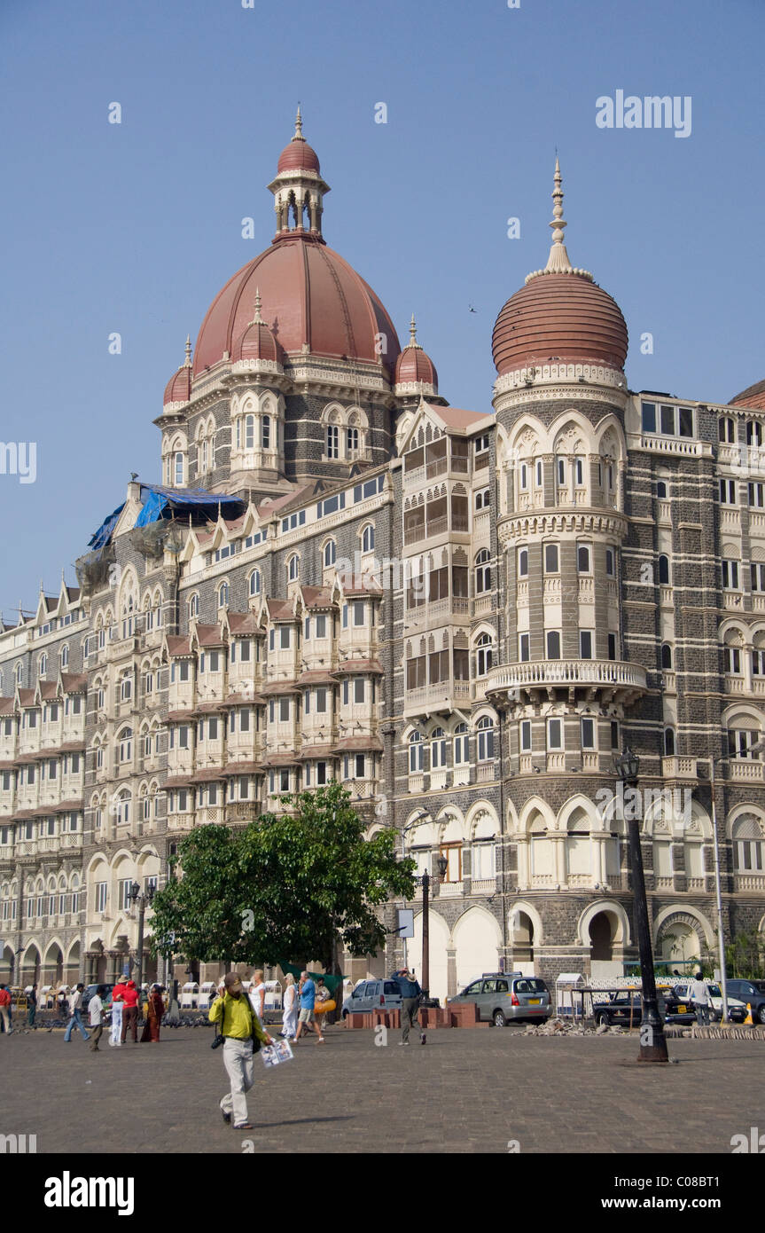 India, state of Maharashtra, Mumbai (aka Bombay). Waterfront area of ...