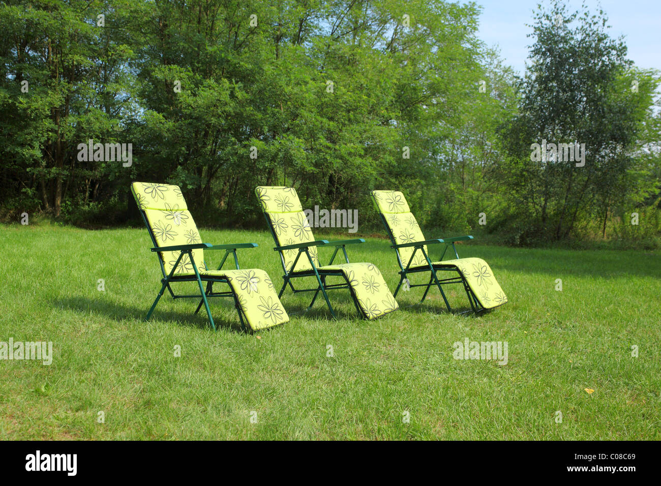 Lawn chair shadow hi-res stock photography and images - Alamy