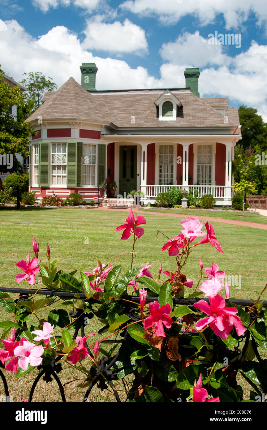 Antebellum hi-res stock photography and images - Alamy