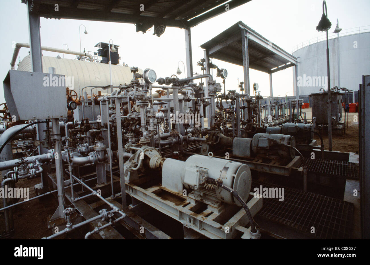 Burgan field oil hi-res stock photography and images - Alamy