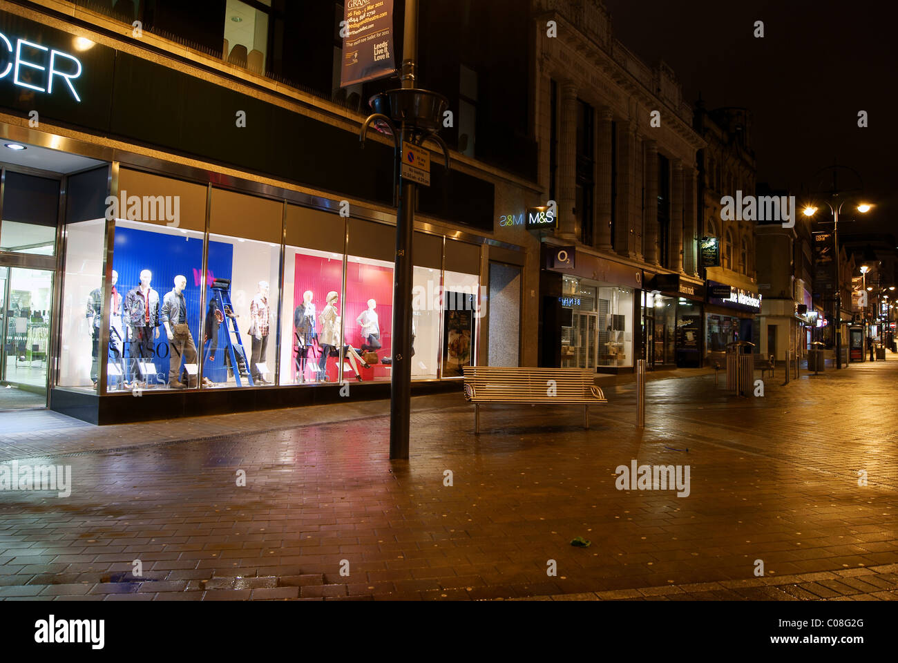 Briggate in Leeds at night Stock Photo - Alamy