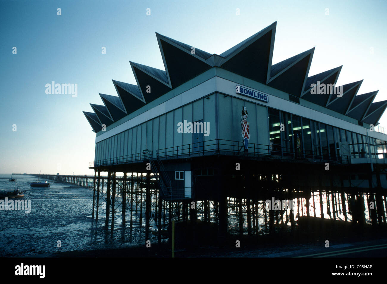 Southend bowling hi-res stock photography and images - Alamy